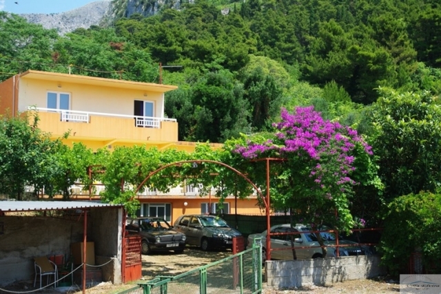 LudiPopust ponuda: LJETOVANJE NA MAKARSKOJ RIVIJERI! VILA ELVIRA - GRADAC